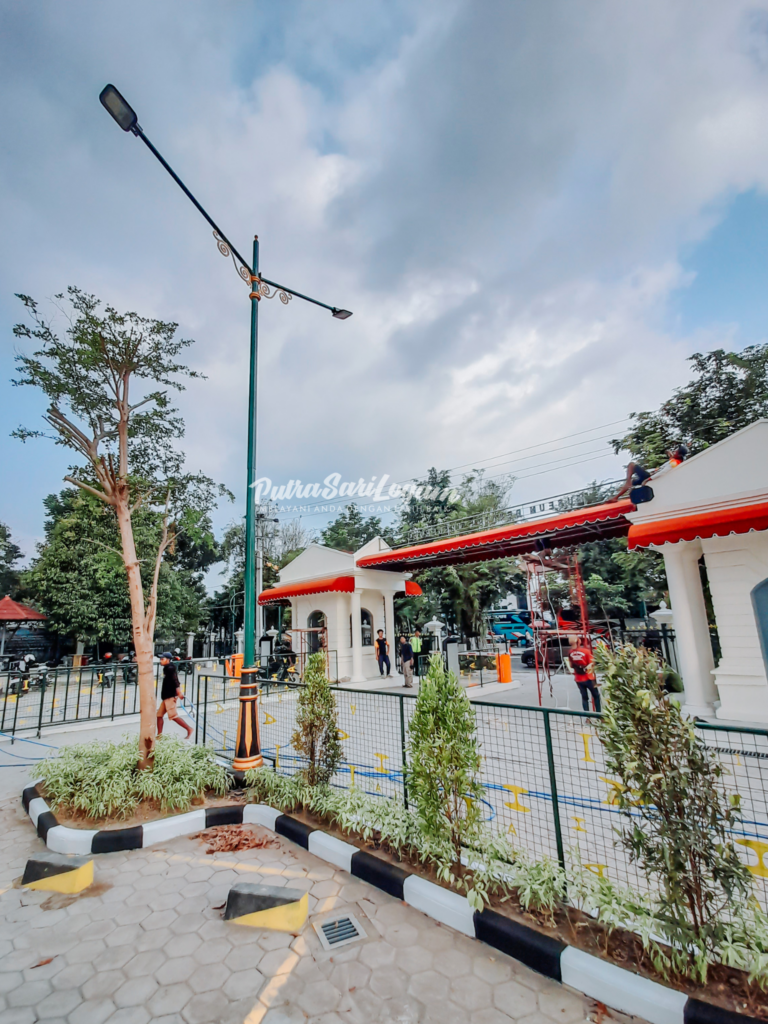 Proses Pembuatan Tiang Lampu PJU - Gudanglampuku